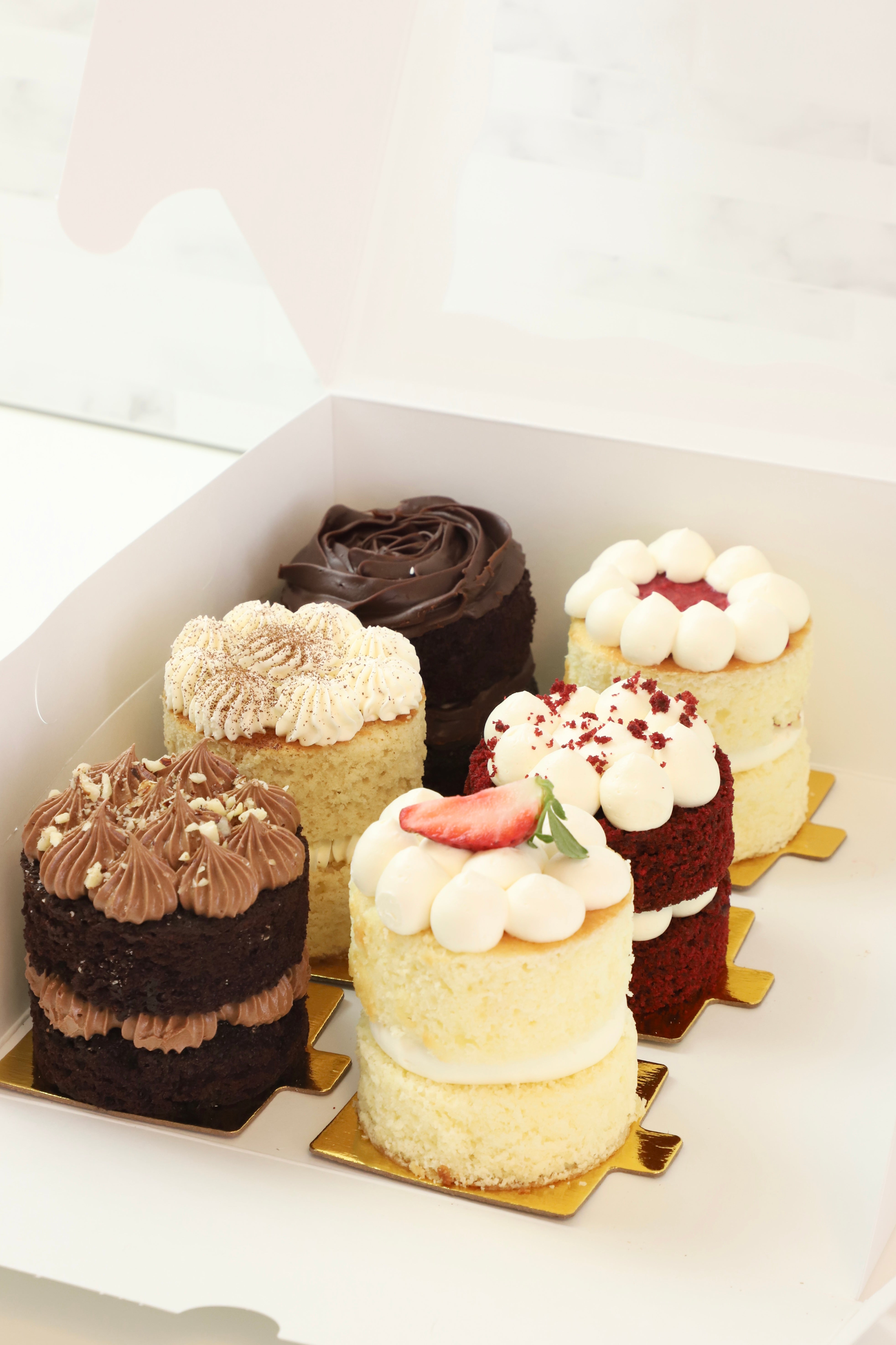 Sample Box – Cakes N Bloom